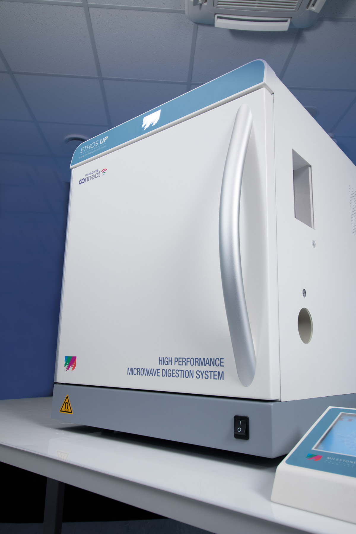 Mineralizzatore a microonde ETHOS UP con rotore a 24 posizioni